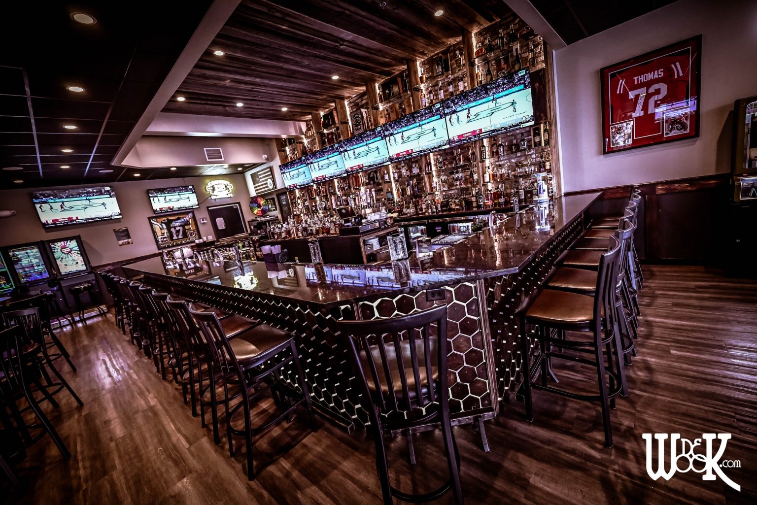 Bars in Brookfield (Best Atmosphere!) - Discover Brookfield